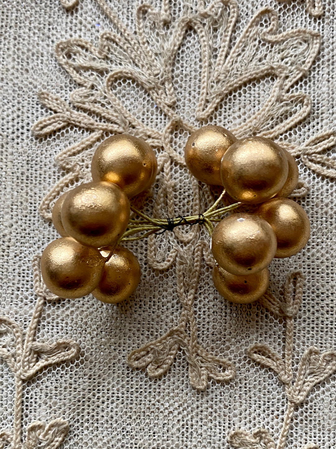 Three Different Vintage Gold Buds – Vintage Passementerie